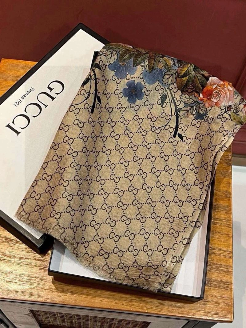 Low-cost Gucci Scarf