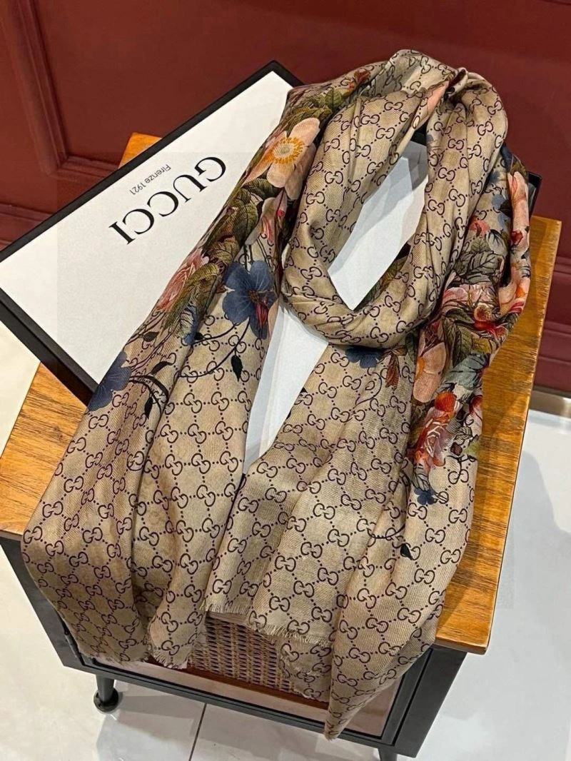 Low-cost Gucci Scarf