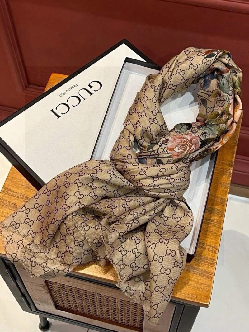 Low-cost Gucci Scarf