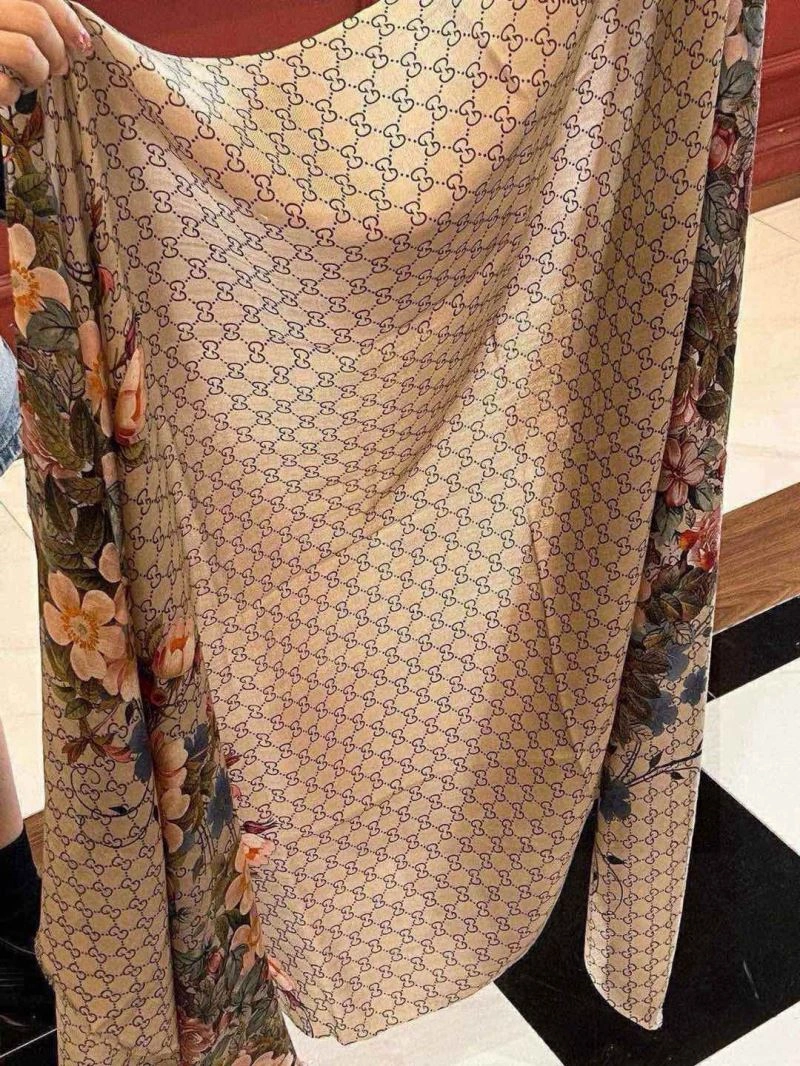 Low-cost Gucci Scarf