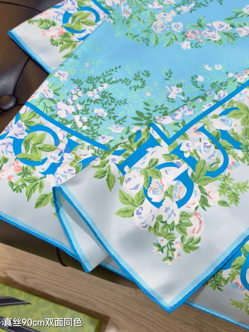 Brand-authenticated Gucci Scarf