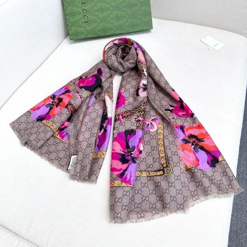 Top mirror Gucci Scarf