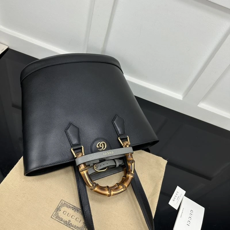Brand-authenticated Gucci Shopping Bags