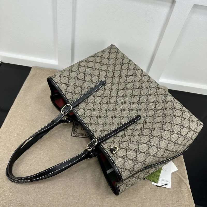 Indistinguishable Gucci Shopping Bags