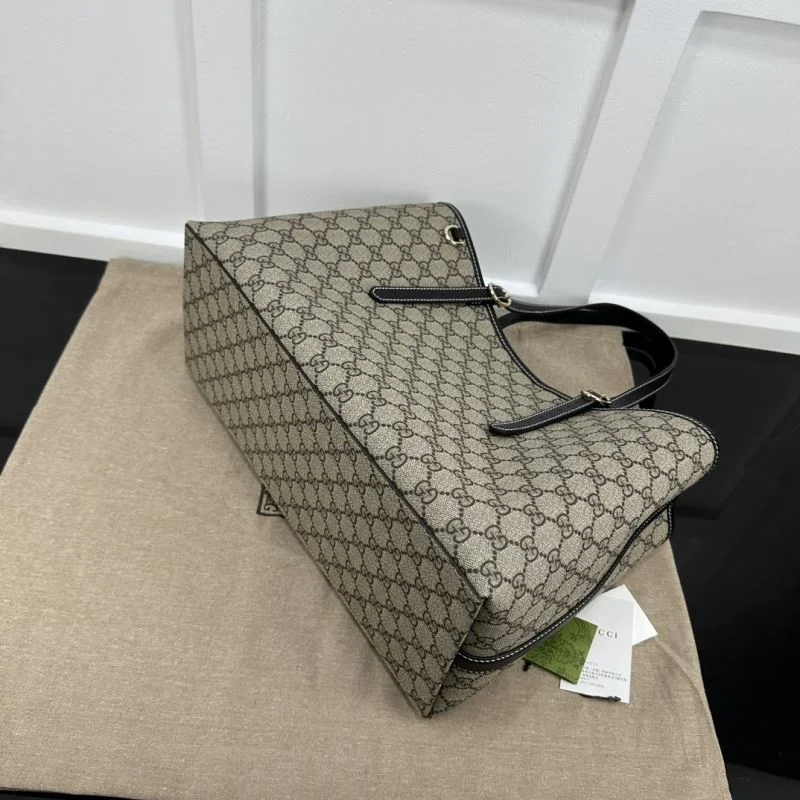 Indistinguishable Gucci Shopping Bags