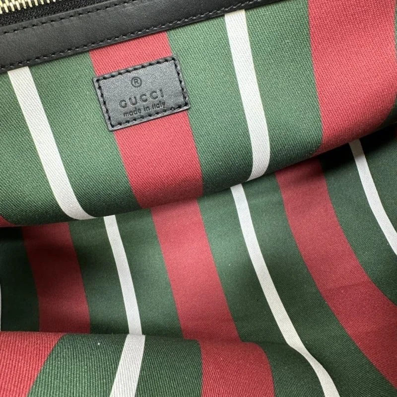 Indistinguishable Gucci Shopping Bags
