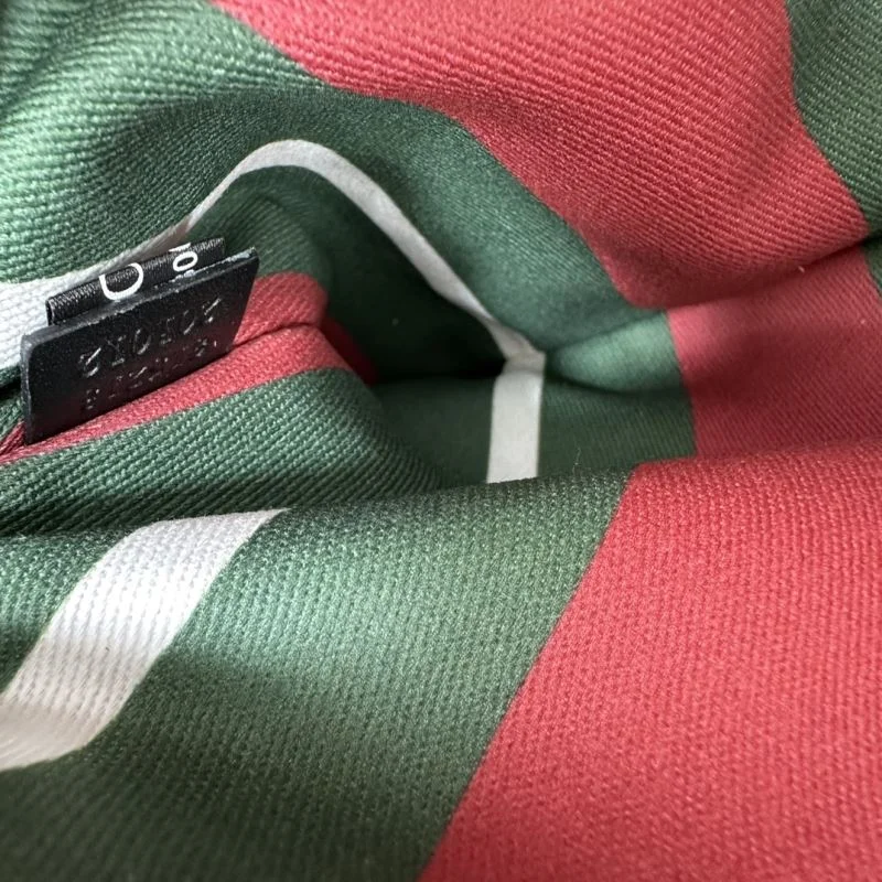 Indistinguishable Gucci Shopping Bags