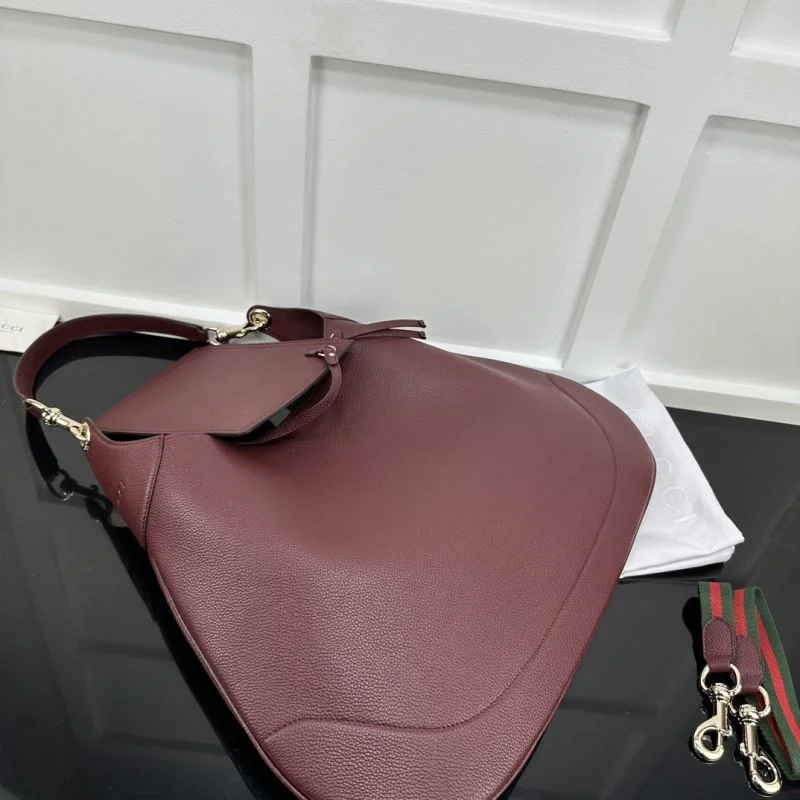 Reasonably priced Gucci Shopping Bags