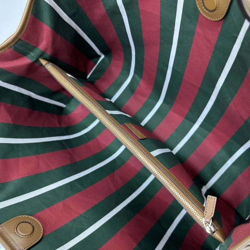 Indistinguishable Gucci Shopping Bags