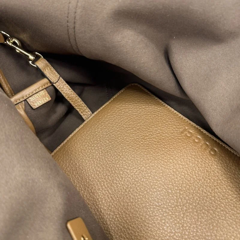Discounted Gucci Shopping Bags
