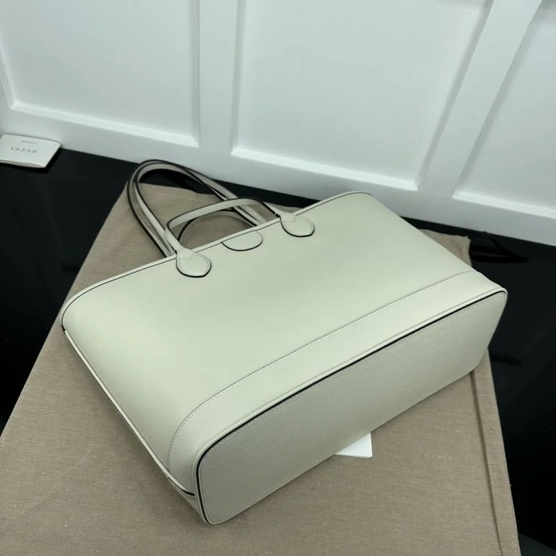 Value-priced Gucci Shopping Bags