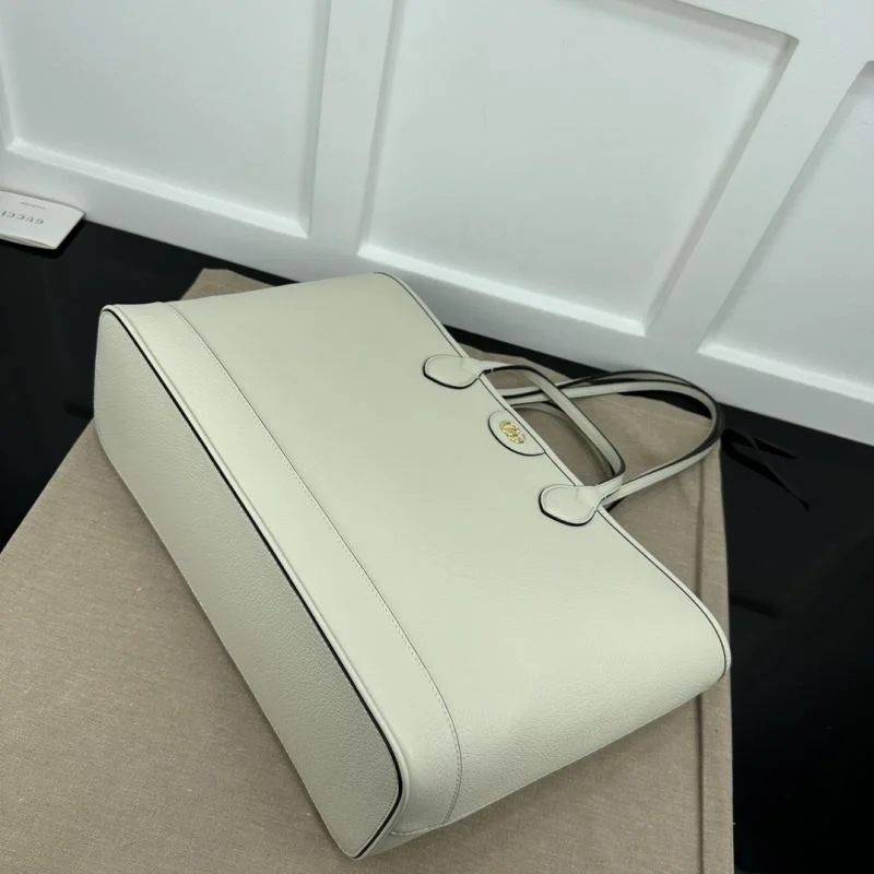Value-priced Gucci Shopping Bags