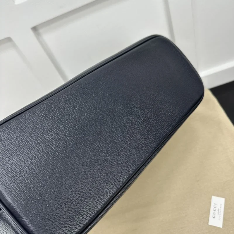 Value-priced Gucci Shopping Bags