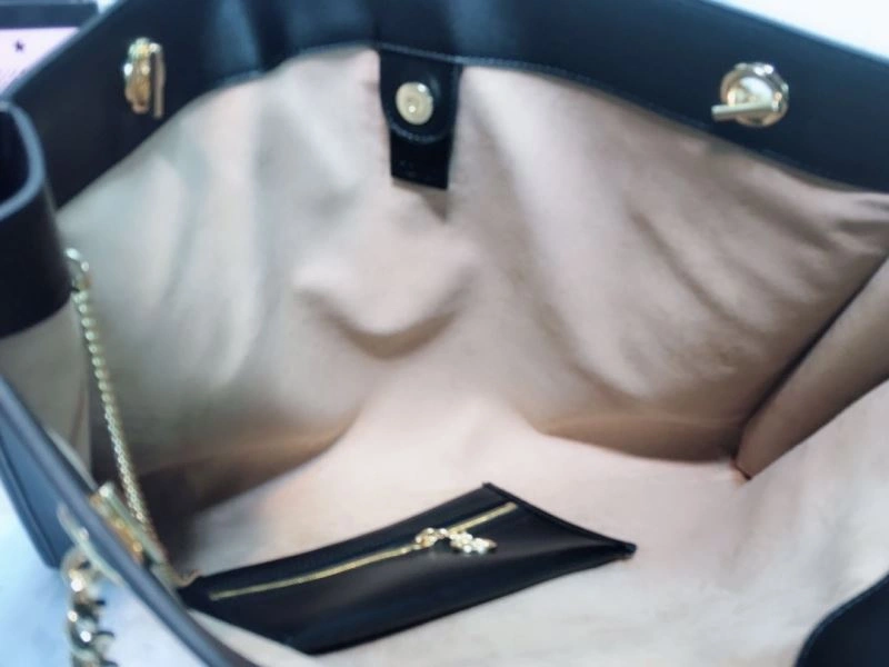 Cut-rate Gucci Shopping Bags