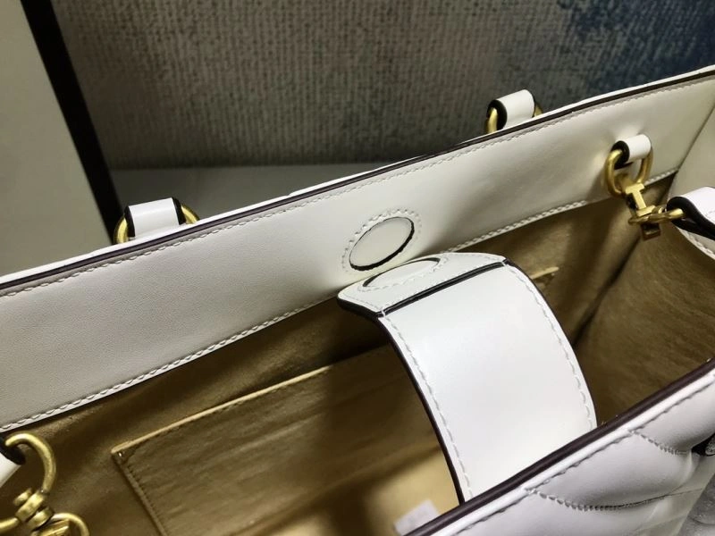 Indistinguishable Gucci Shopping Bags
