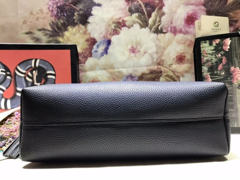 Indistinguishable Gucci Shopping Bags