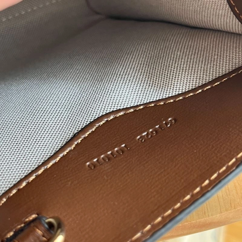Brand-authenticated Gucci Shopping Bags