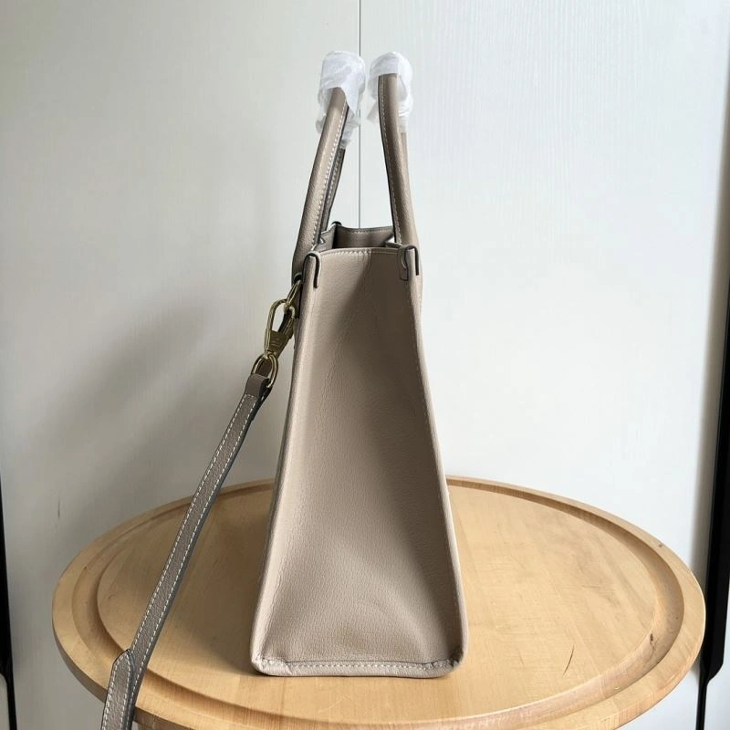 Discounted Gucci Shopping Bags