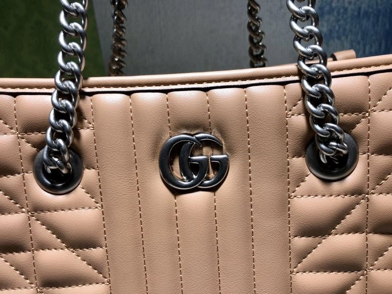 Reasonably priced Gucci Shopping Bags