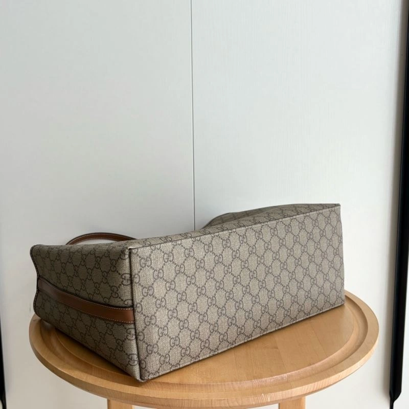 Indistinguishable Gucci Shopping Bags