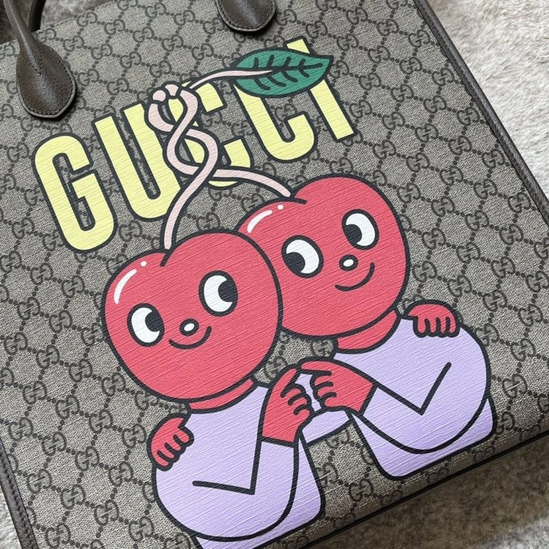 Indistinguishable Gucci Shopping Bags