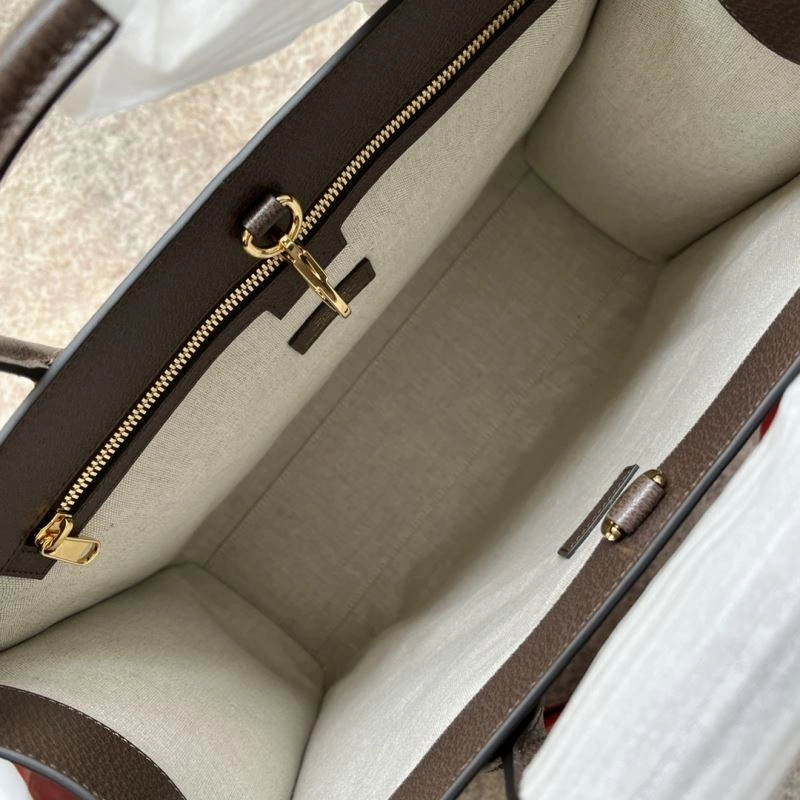 Indistinguishable Gucci Shopping Bags