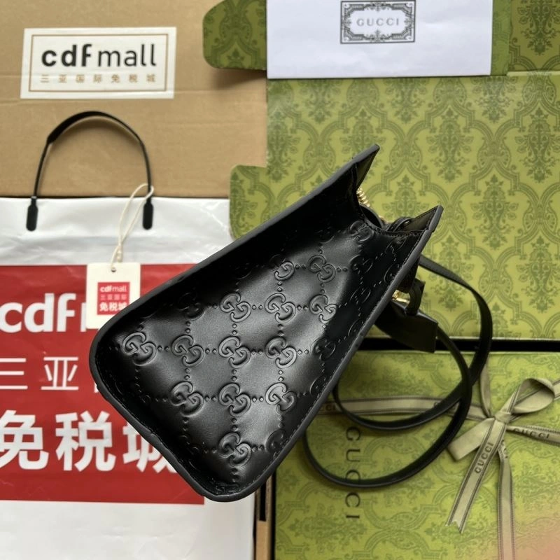 Reasonably priced Gucci Shopping Bags