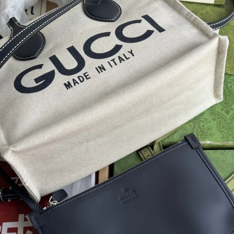 Brand-authenticated Gucci Shopping Bags