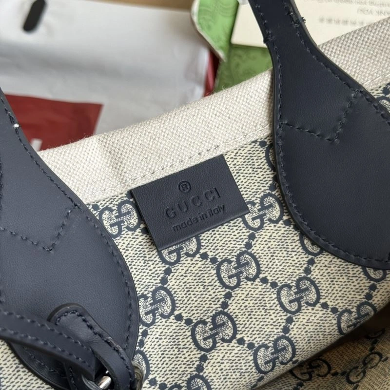 Brand-authenticated Gucci Shopping Bags