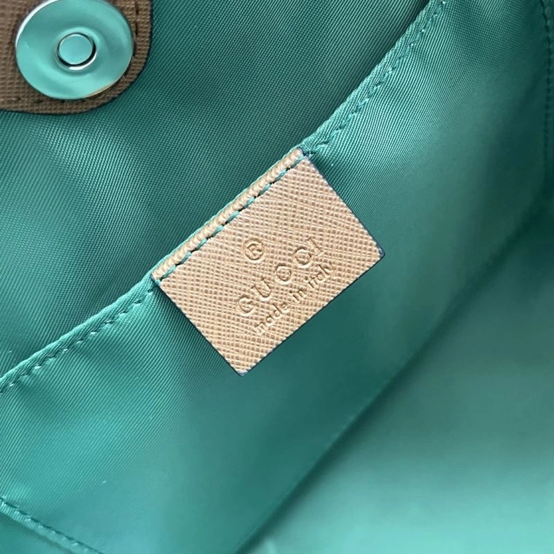 Value-priced Gucci Shopping Bags