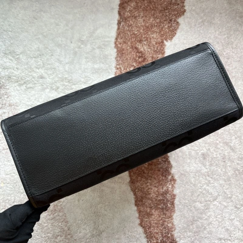 Low-cost Gucci Shopping Bags