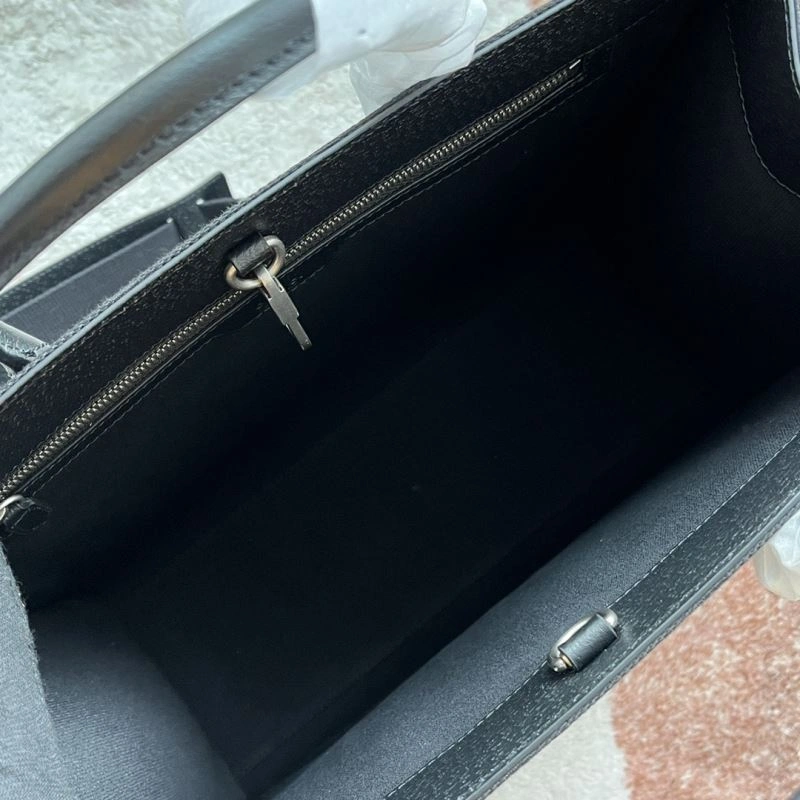Low-cost Gucci Shopping Bags