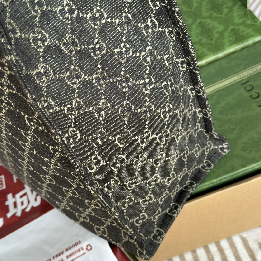 Bargain Gucci Shopping Bags
