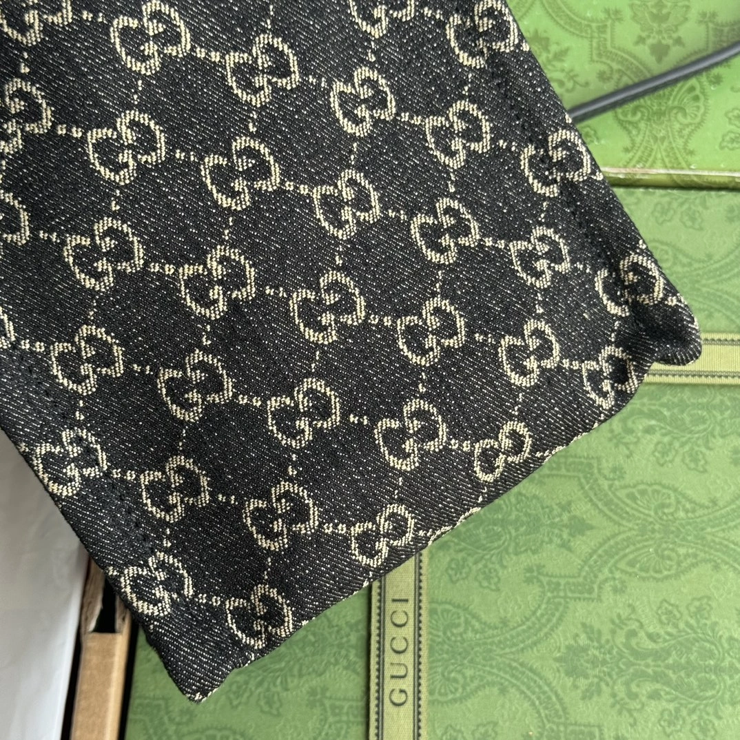 Authentic Gucci Shopping Bags