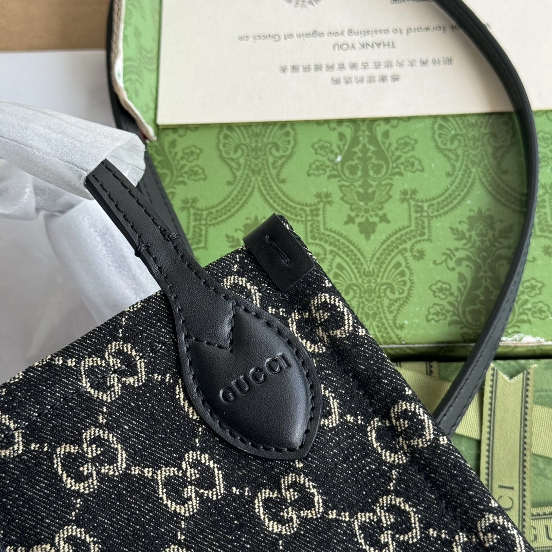 Authentic Gucci Shopping Bags