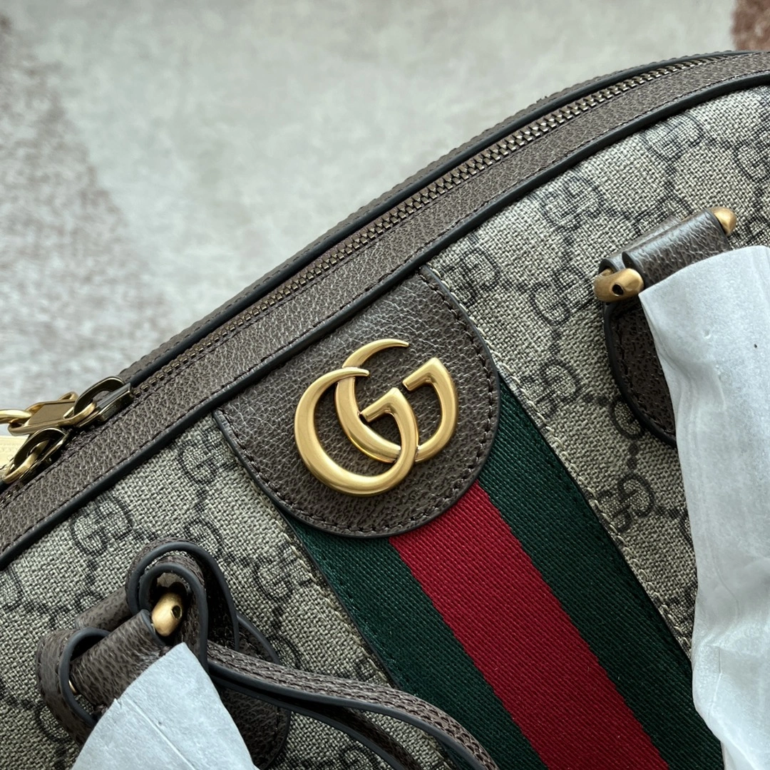 Indistinguishable Gucci Shopping Bags
