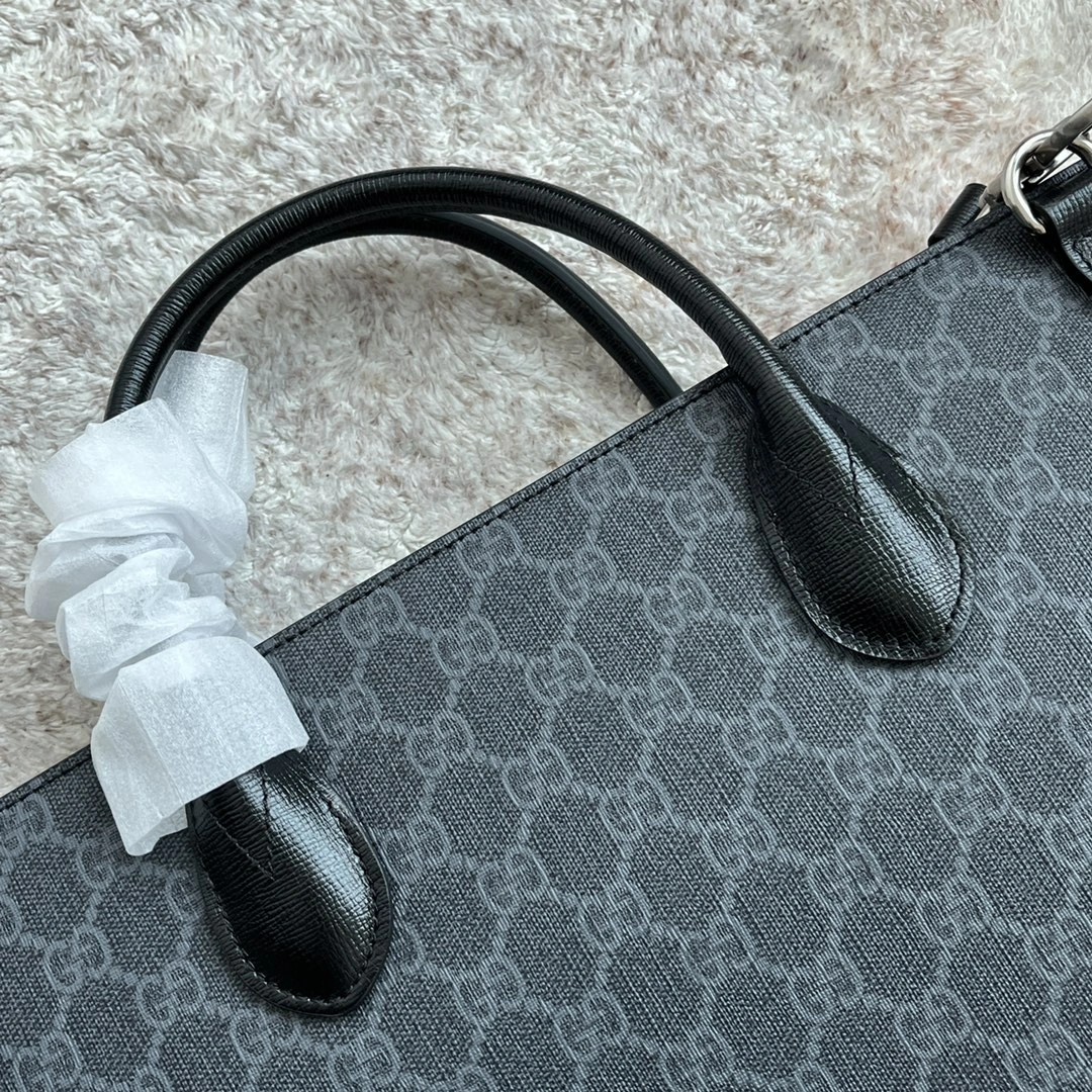 Low-cost Gucci Shopping Bags