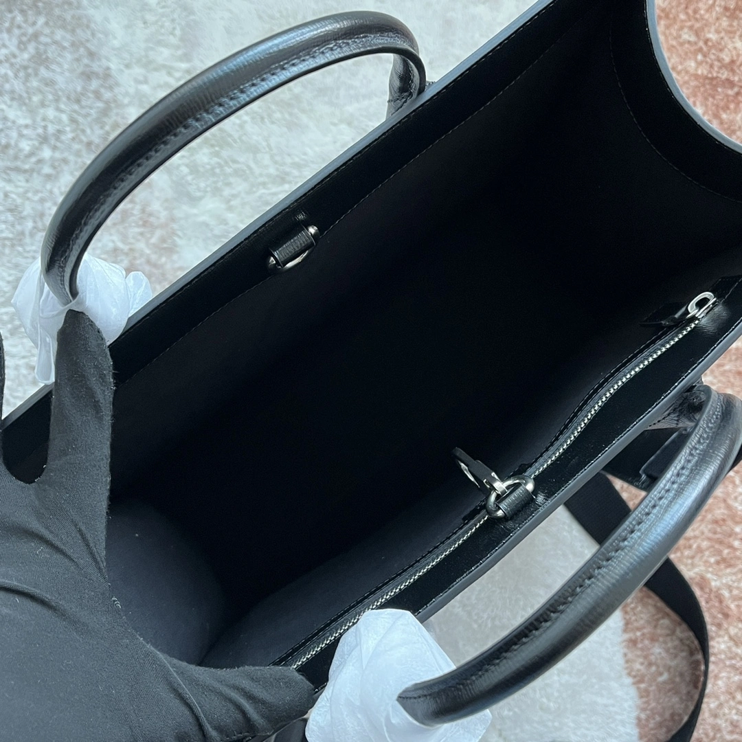 Low-cost Gucci Shopping Bags