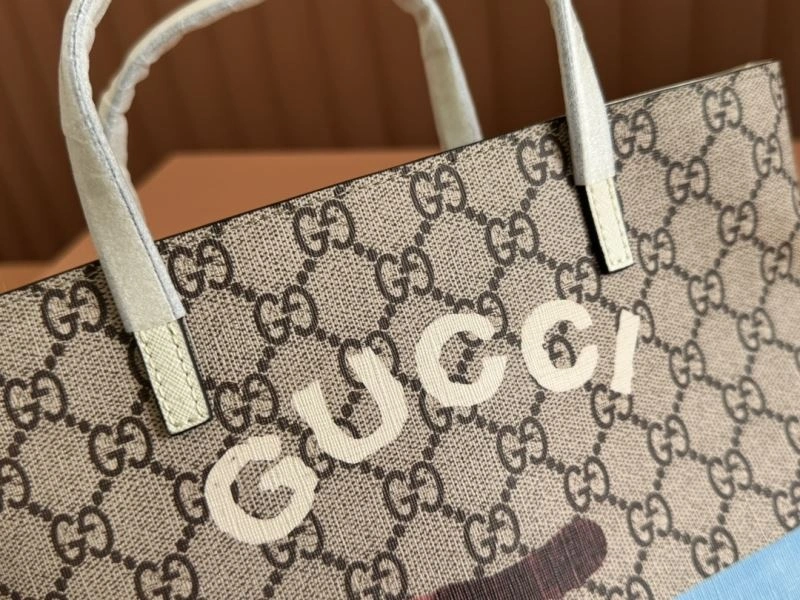Accurate model Gucci Shopping Bags