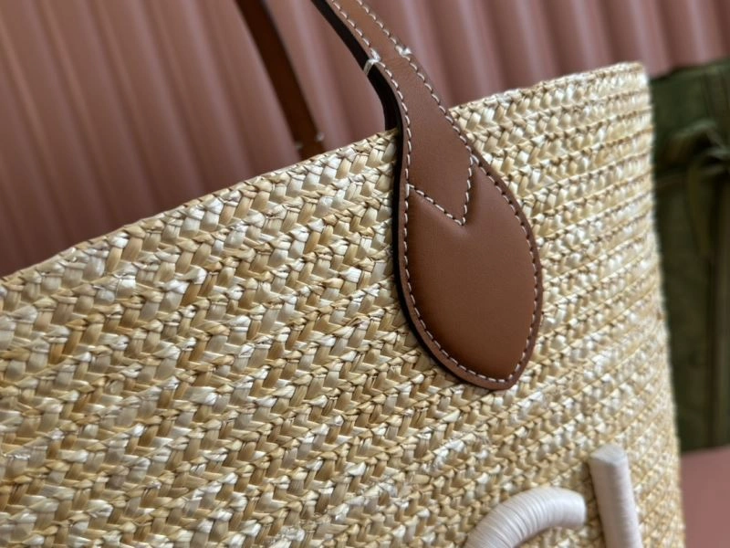Affordable Gucci Shopping Bags
