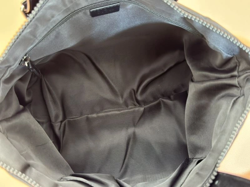 Value-priced Gucci Shopping Bags