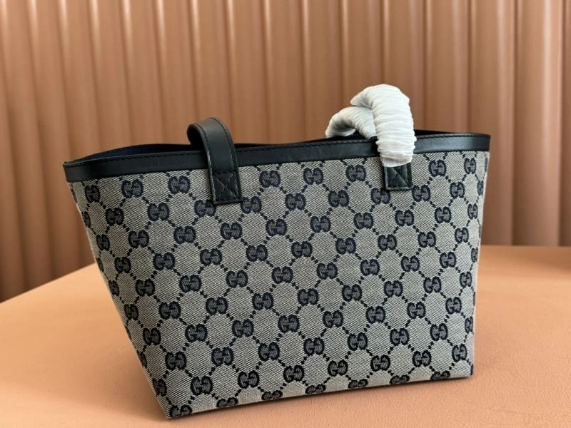 Low-cost Gucci Shopping Bags