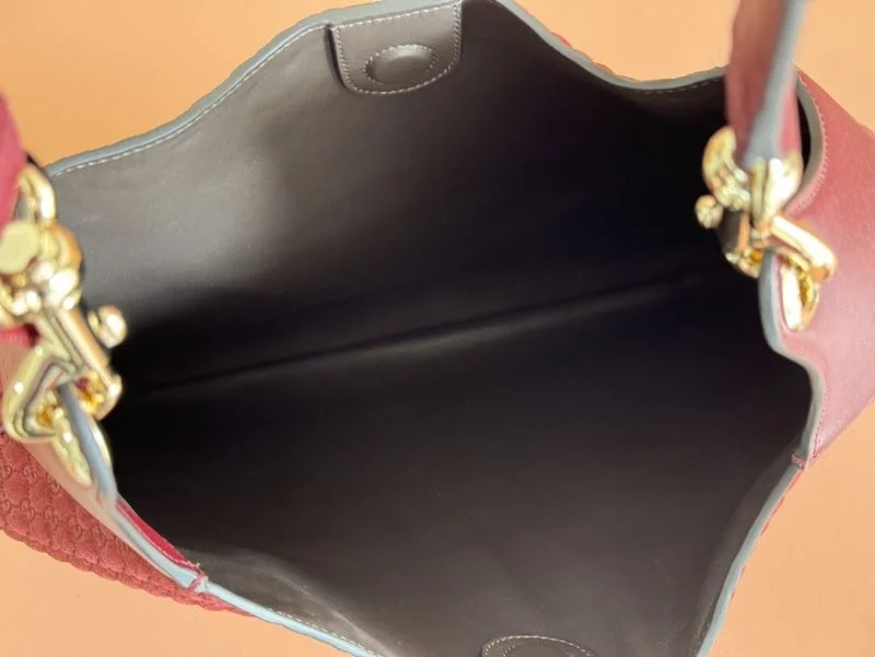 Brand-authenticated Gucci Shopping Bags