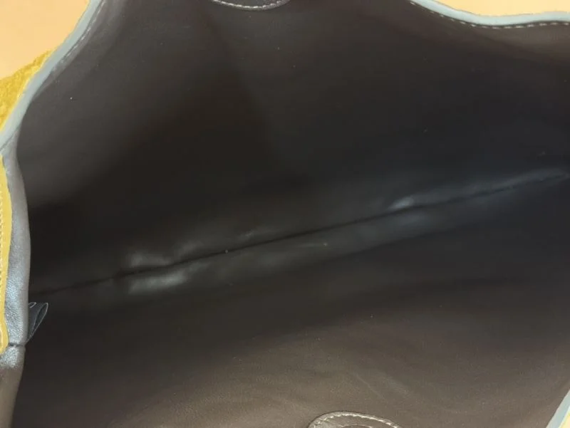 Inexpensive Gucci Shopping Bags