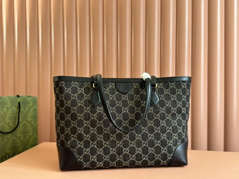 Indistinguishable Gucci Shopping Bags