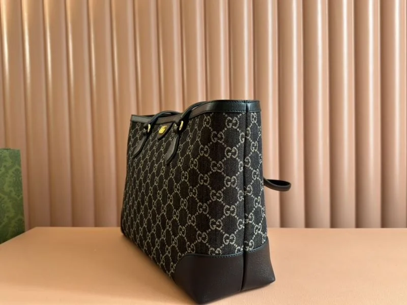 Indistinguishable Gucci Shopping Bags