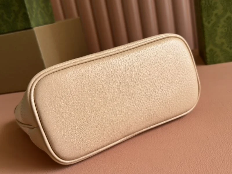Reasonably priced Gucci Shopping Bags