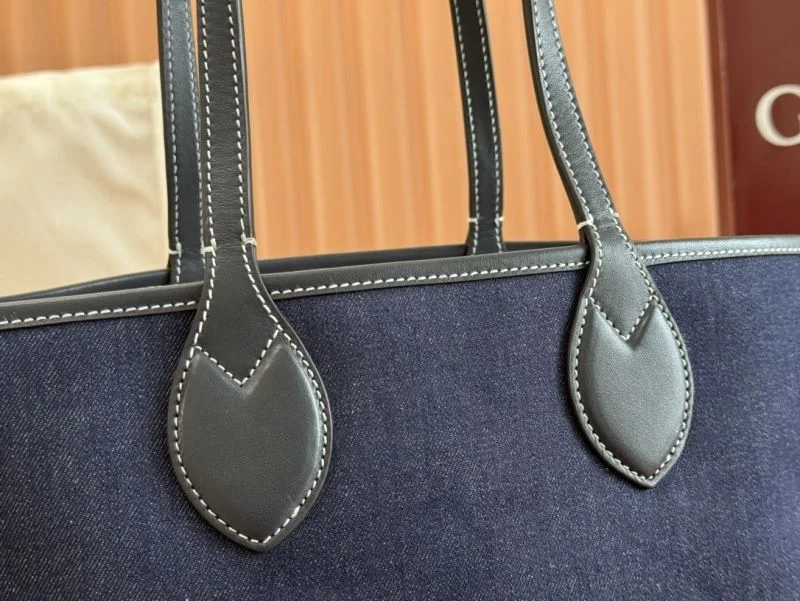 Top match Gucci Shopping Bags