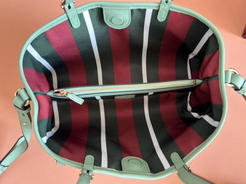 Reasonably priced Gucci Shopping Bags