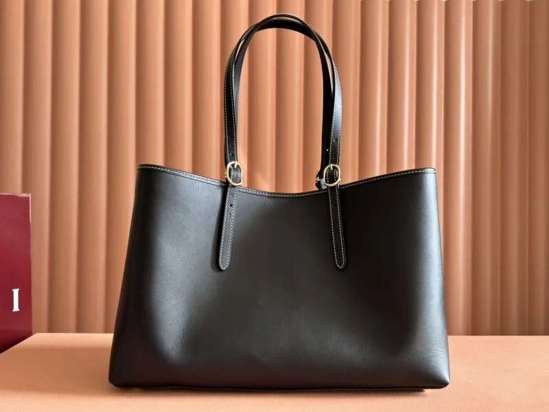 Top match Gucci Shopping Bags